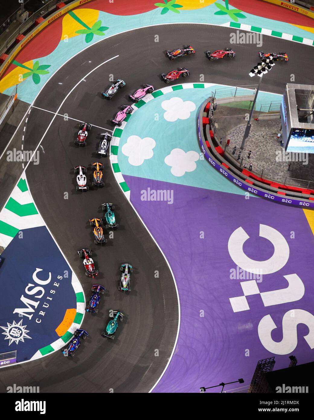 Start des Rennens, Abfahrt, 11 PEREZ Sergio (mex), Red Bull Racing RB18, 16 LECLERC Charles (mco ...