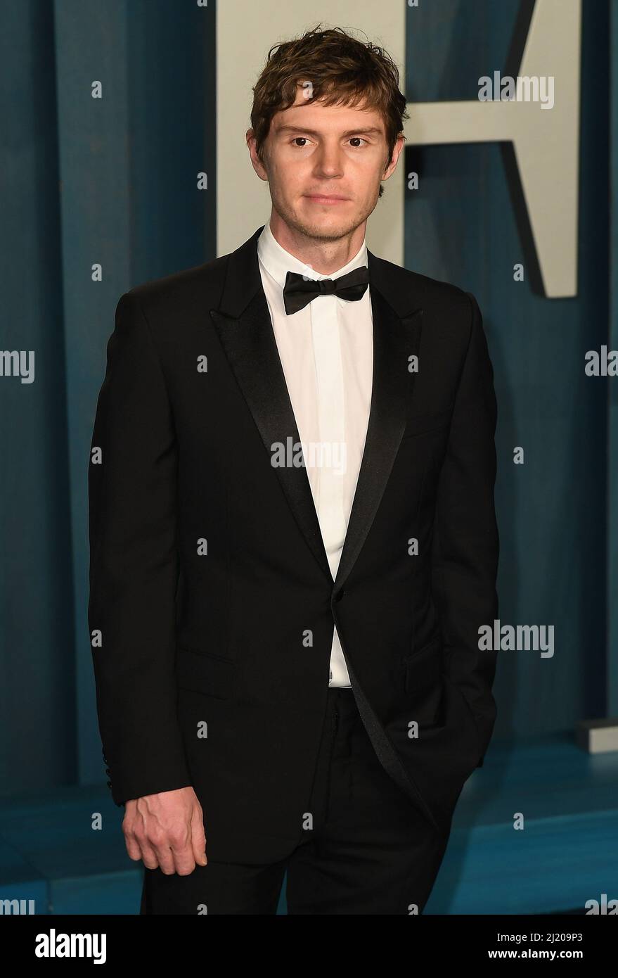Evan Peters nimmt an der Vanity Fair Oscar Party 2022 im Wallis ...