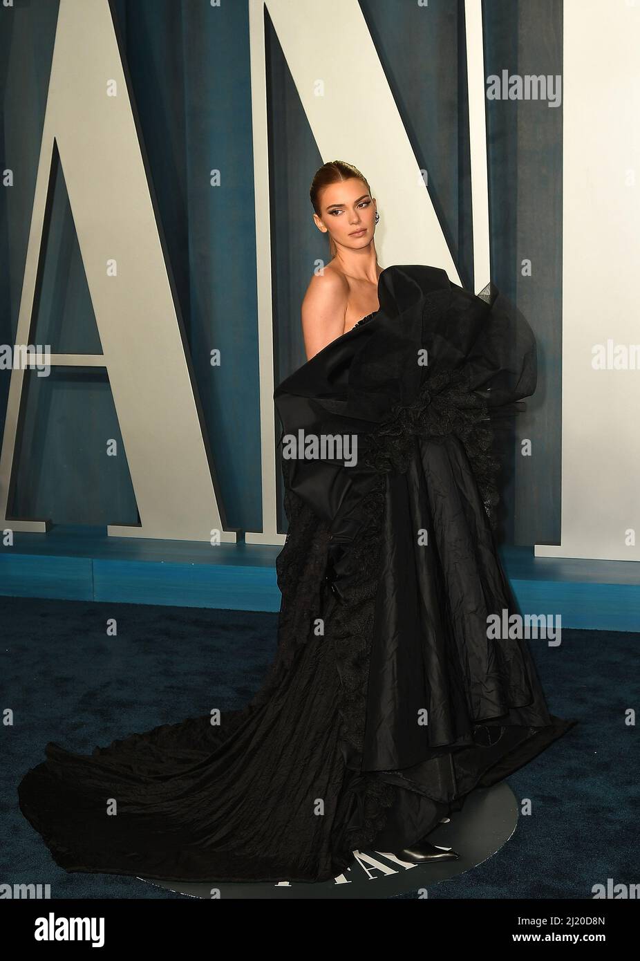 Kendall Jenner kommt am 2022 27. März 2022 bei der Vanity Fair Oscar ...