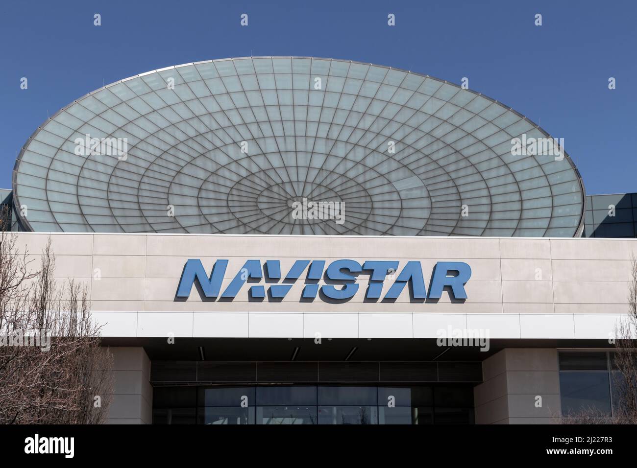 Lisle - ca. März 2022: Navistar International Headquarters. Navistar ...