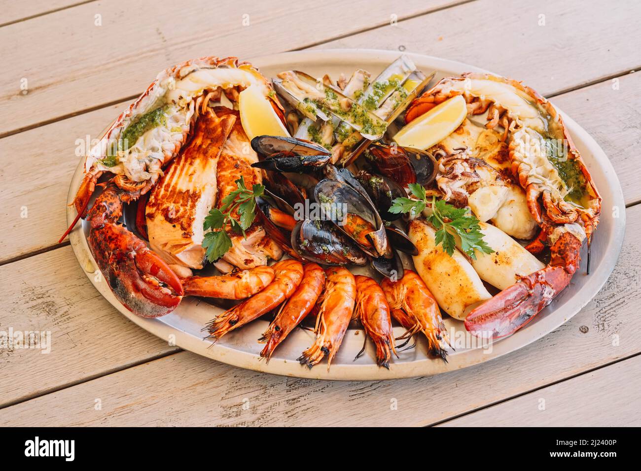 Muscheln essen -Fotos und -Bildmaterial in hoher Auflösung – Alamy