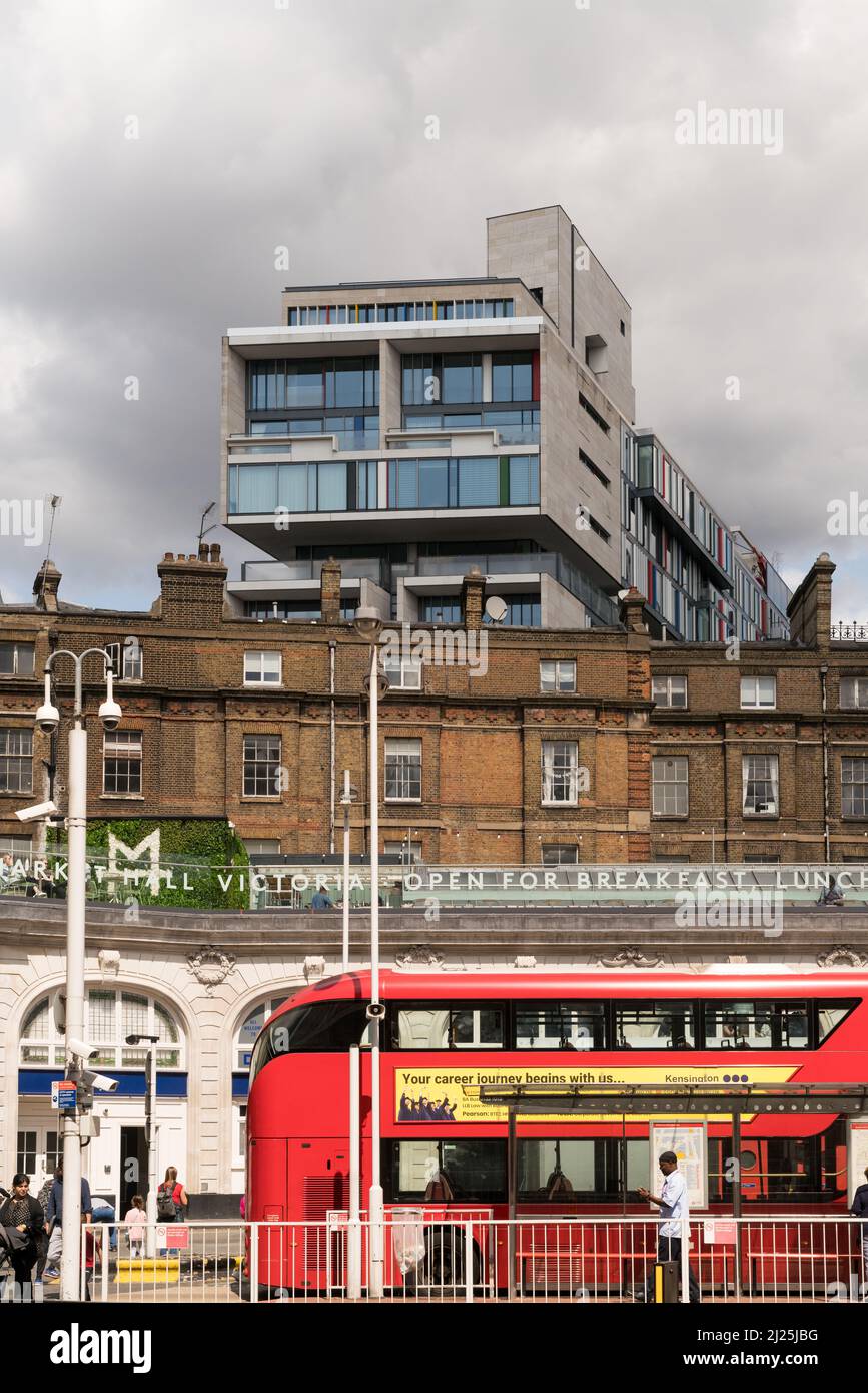 Markthalle food court plaza -Fotos und -Bildmaterial in hoher Auflösung ...