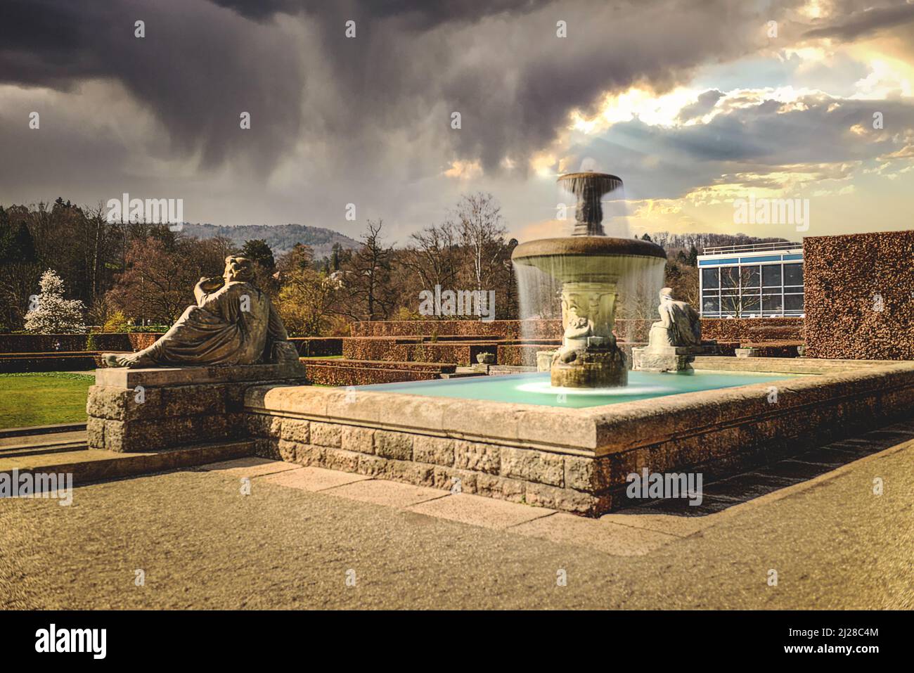 Eine malerische Aussicht auf die Goenner Anlage im öffentlichen Park ...