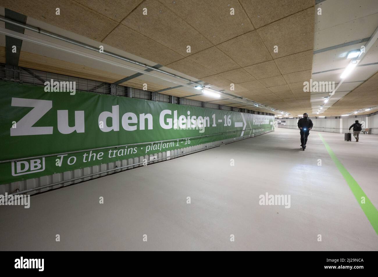 Stuttgart Hauptbahnhof Zugang Zu Den Gleisen