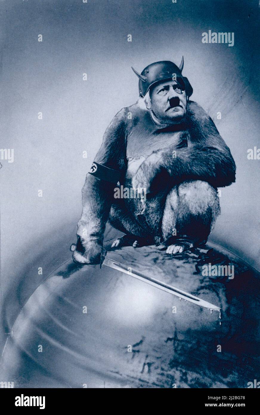 John heartfield hitler -Fotos und -Bildmaterial in hoher Auflösung – Alamy