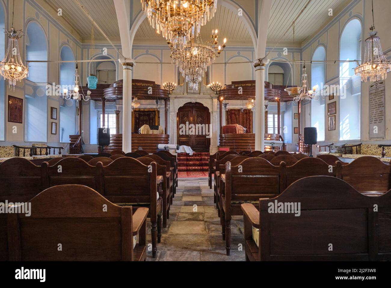 Bima torah -Fotos und -Bildmaterial in hoher Auflösung – Alamy