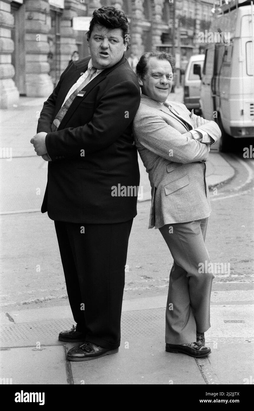 Die Schauspieler Robbie Coltrane (links) und David Jason. Beide sind ...