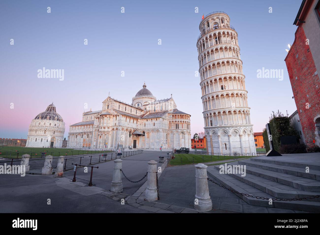 Duomo und schiefer turm von pisa -Fotos und -Bildmaterial in hoher ...