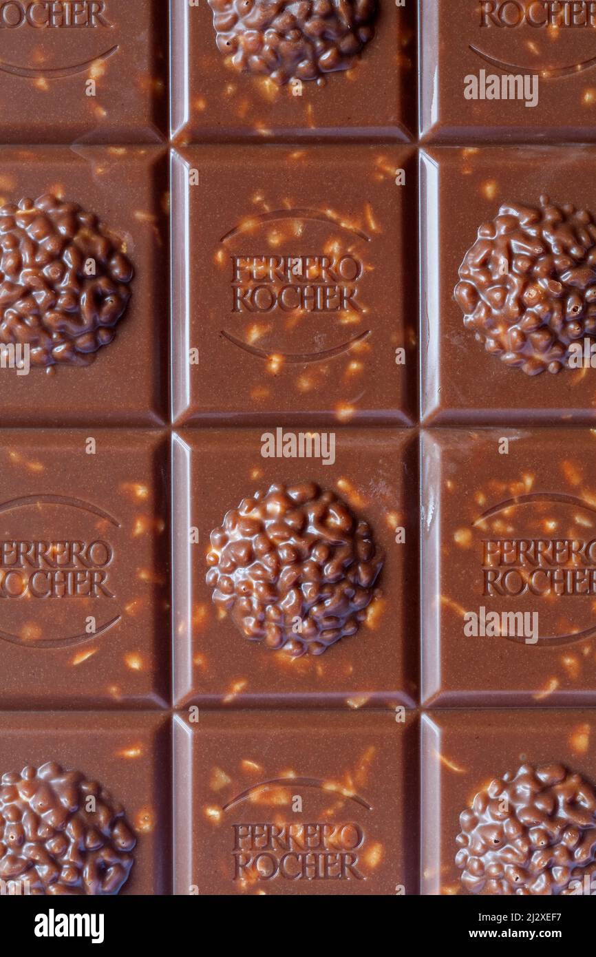 Ferrero rocher logo -Fotos und -Bildmaterial in hoher Auflösung – Alamy