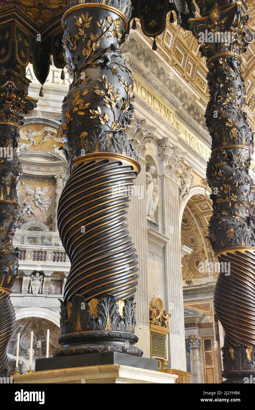 Baldachin by bernini -Fotos und -Bildmaterial in hoher Auflösung – Alamy
