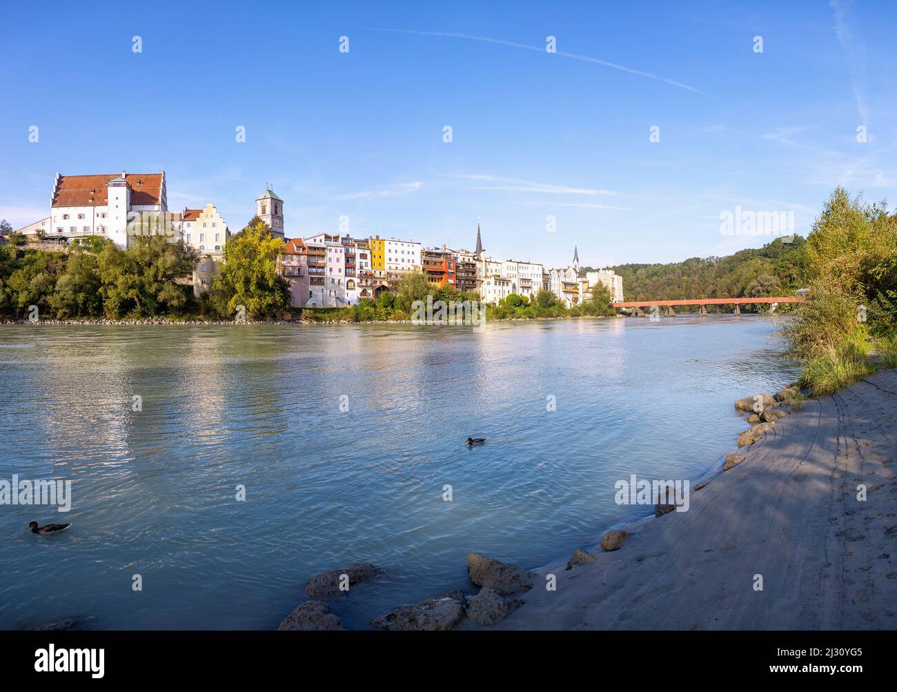 Wasserburg am Inn, Altstadt mit herzoglicher Burg, Blick vom Zugweg am ...