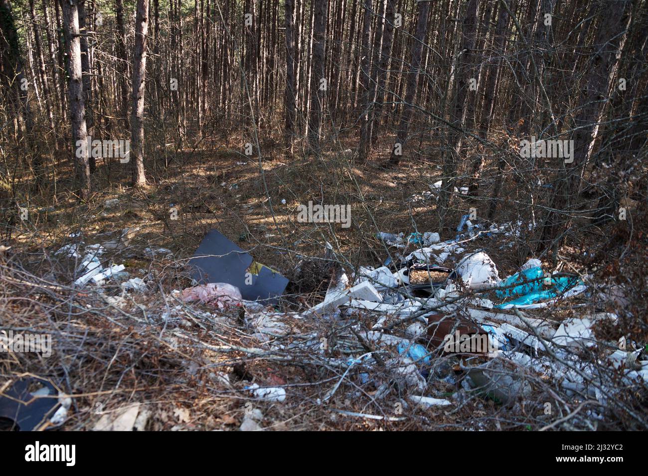 Household garbage -Fotos und -Bildmaterial in hoher Auflösung – Alamy