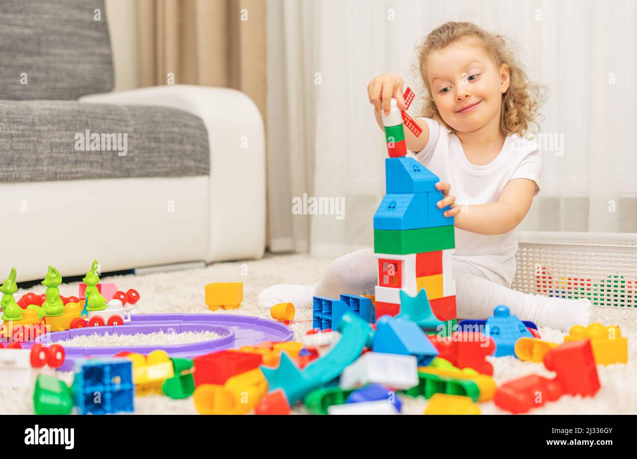 Kindergarten worker -Fotos und -Bildmaterial in hoher Auflösung – Alamy