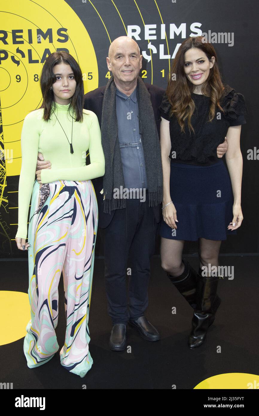 Martin Campbell mit seiner Frau Sol Romero und seiner Tochter Elina ...