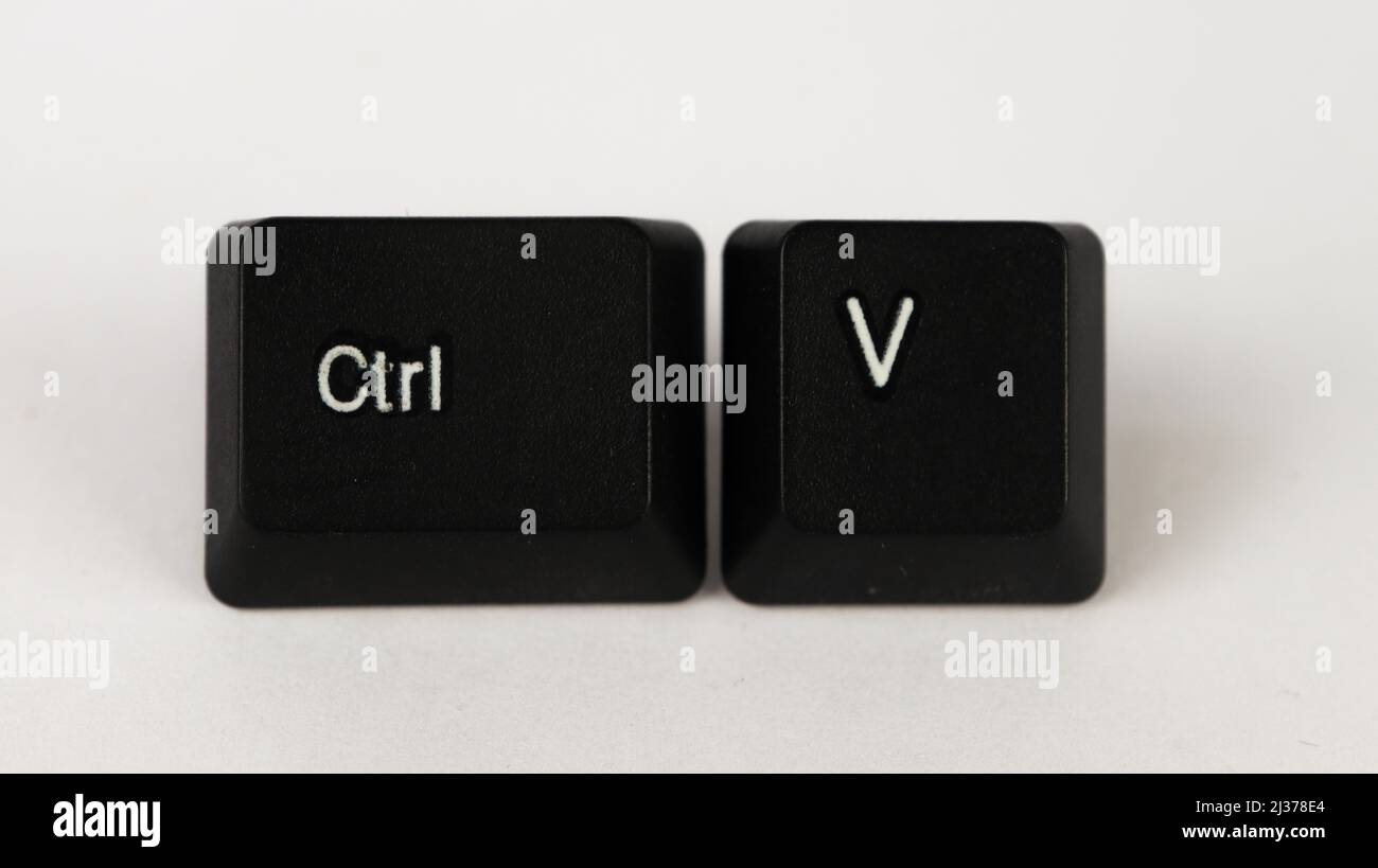 Strg V-Shortcut-Text mit isolierten Tastaturtasten auf weißem ...