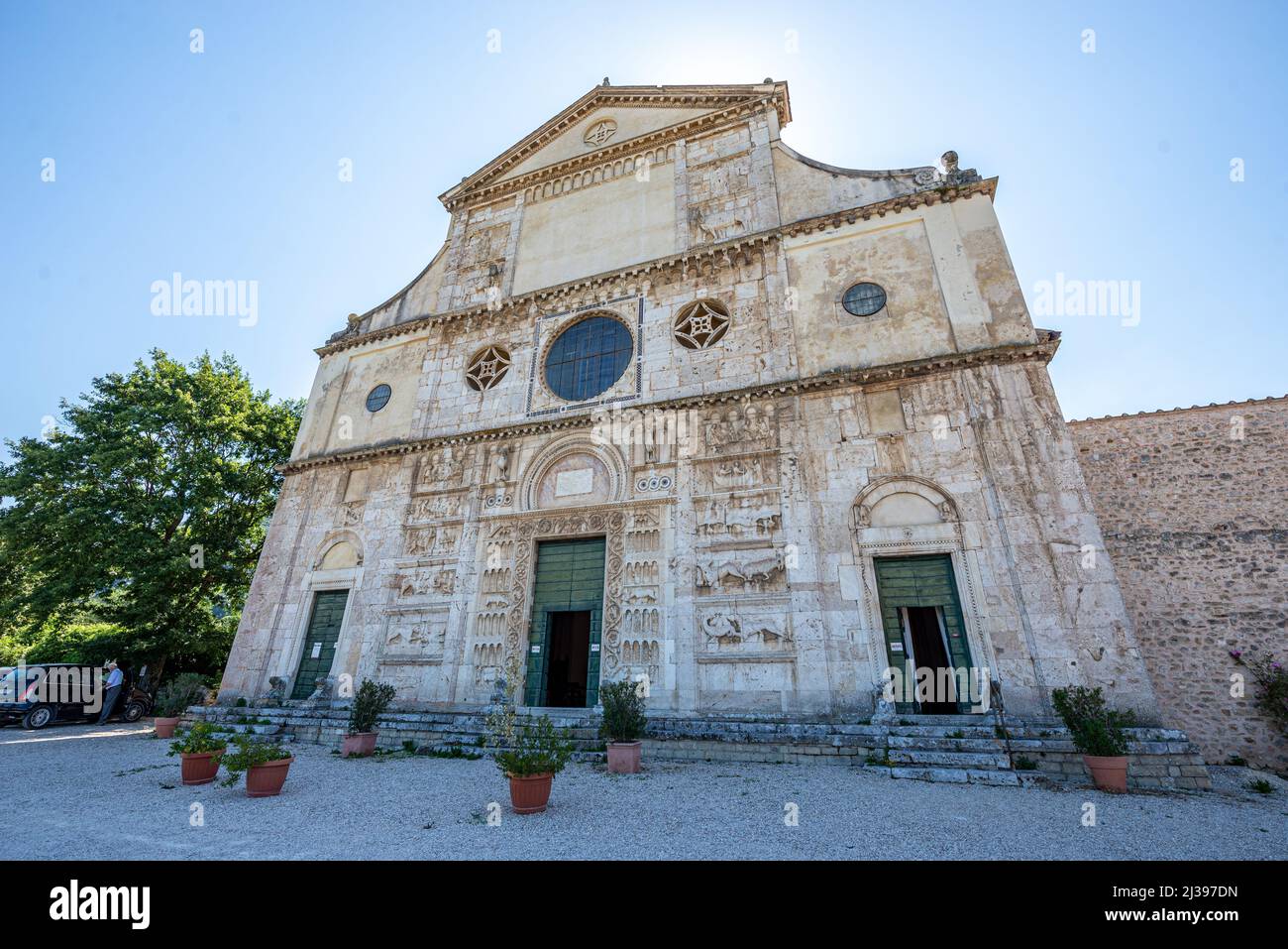 Spoleto chiesa di san pietro fassade -Fotos und -Bildmaterial in hoher ...