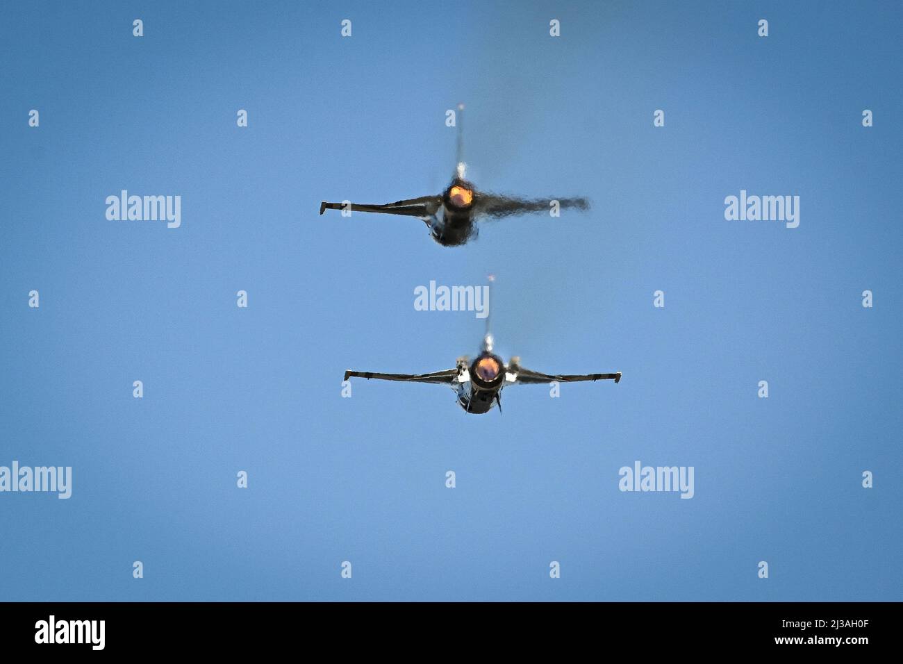 Die US Air Force Air Demonstration Squadron „Thunderbirds“ üben ihre ...