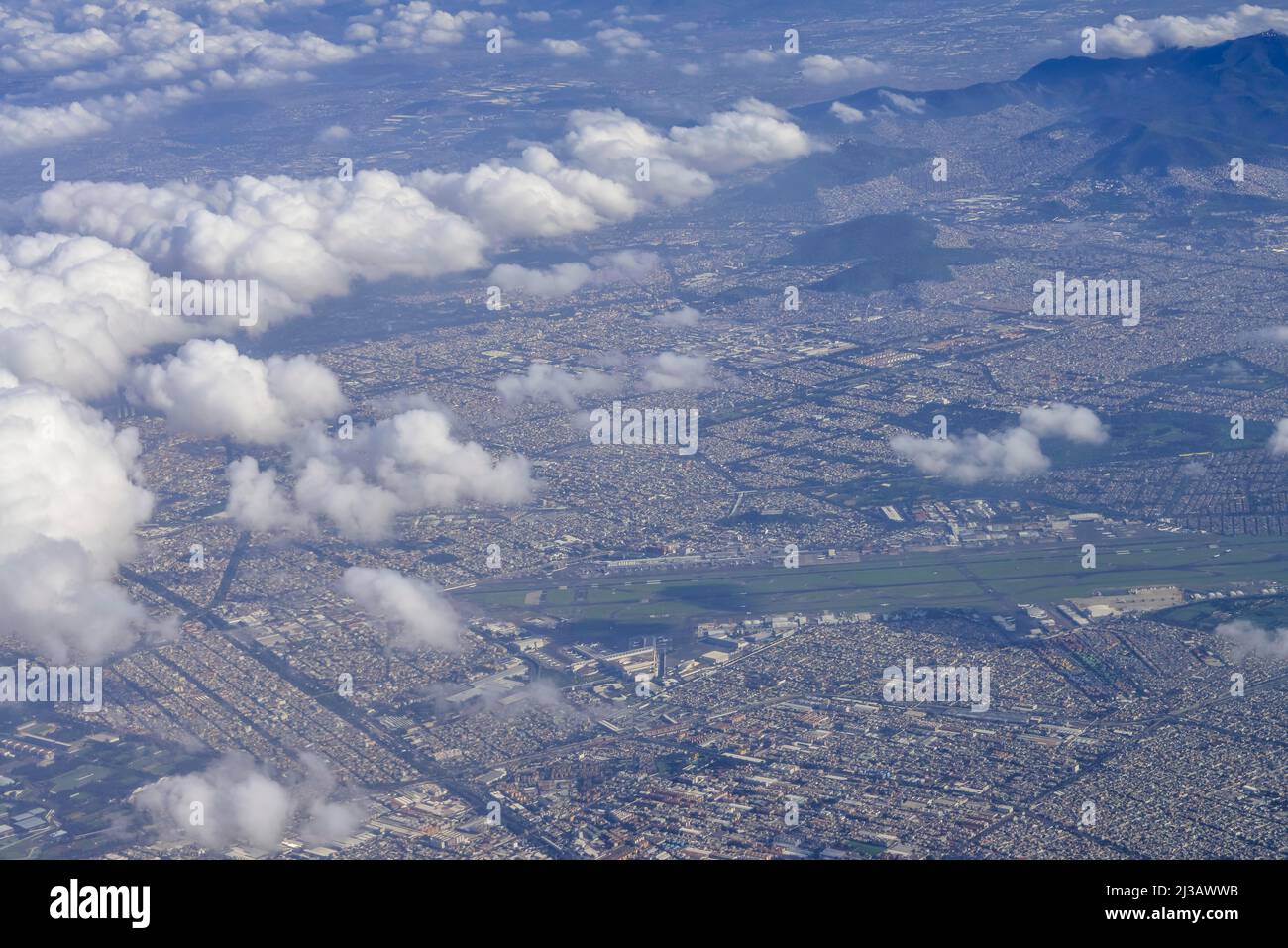 Vista aerea de la ciudad de mexico -Fotos und -Bildmaterial in hoher Auflösung – Alamy