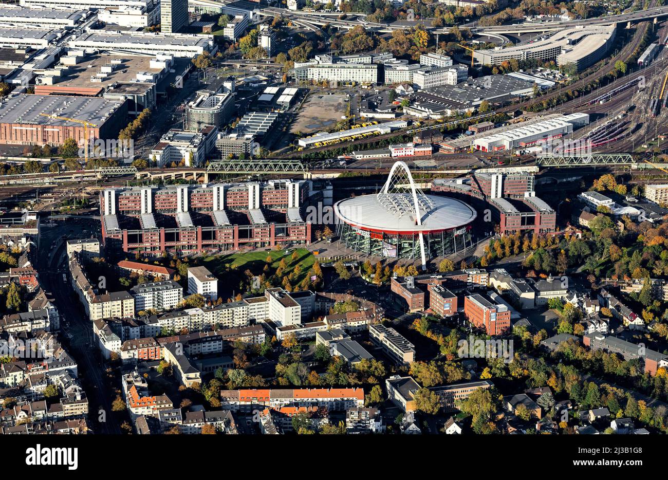 Köln-Arena, Lanxess-Arena, umgangssprachlich Henkelmaennchen, und ...