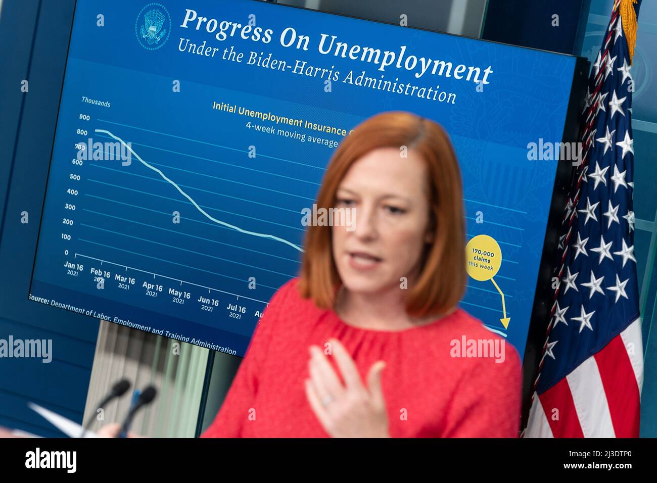 Jen Psaki, die Pressesprecherin des Weißen Hauses, spricht am 7. April 2022 während einer ...