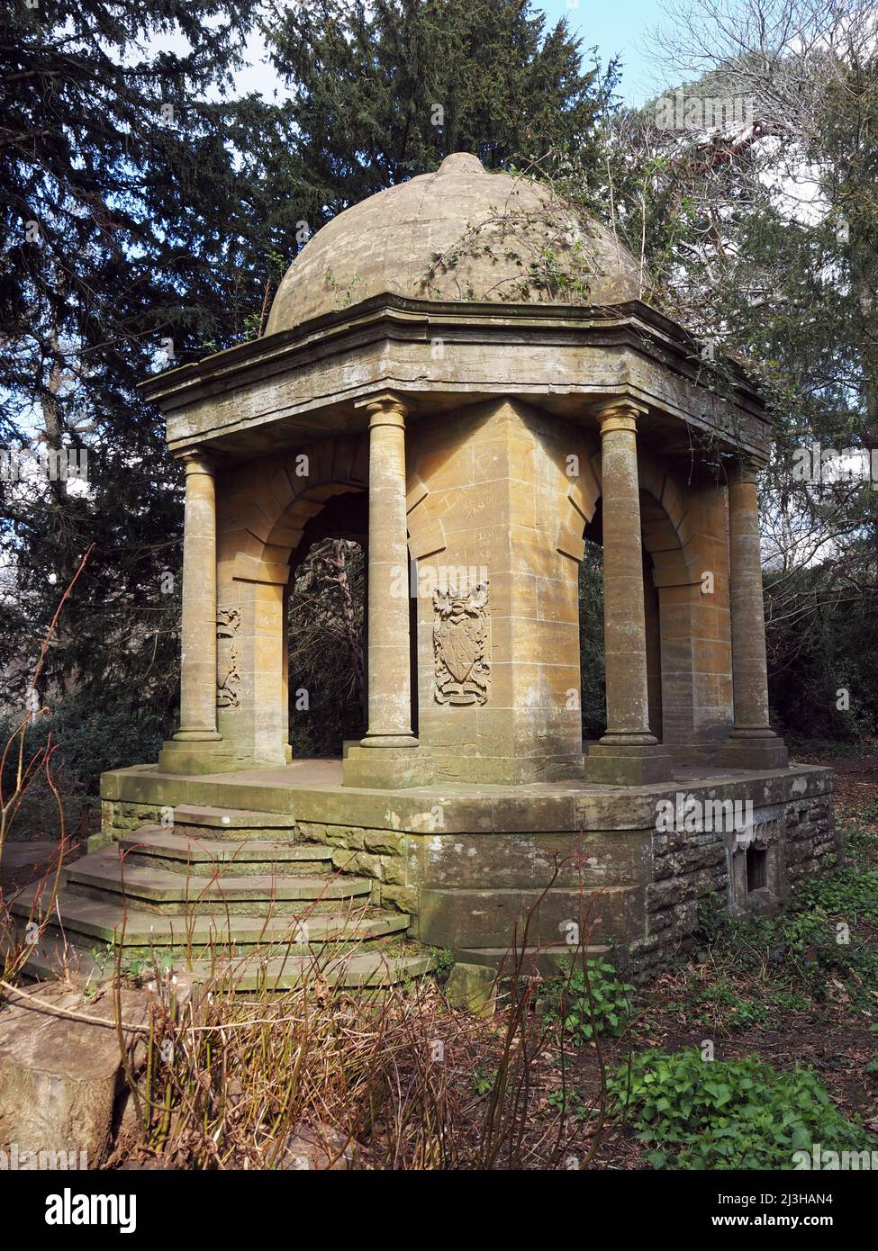 Sir Henry Samuelson Mausoleum 'Temple of Sleep' Wisley und Ockham ...