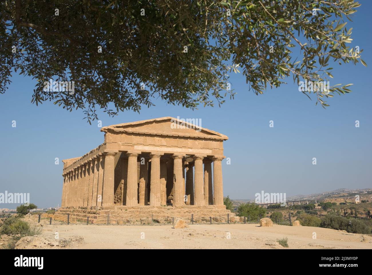 Dorische tempelfront -Fotos und -Bildmaterial in hoher Auflösung – Alamy