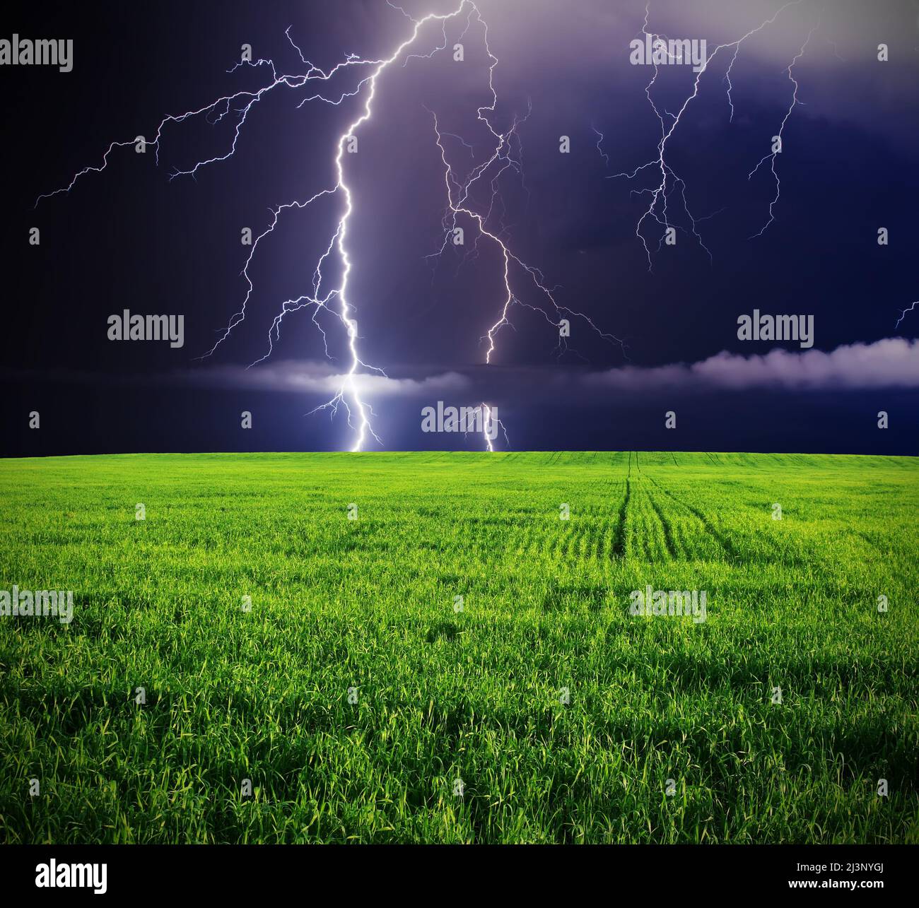 Blitze landschaft -Fotos und -Bildmaterial in hoher Auflösung – Alamy