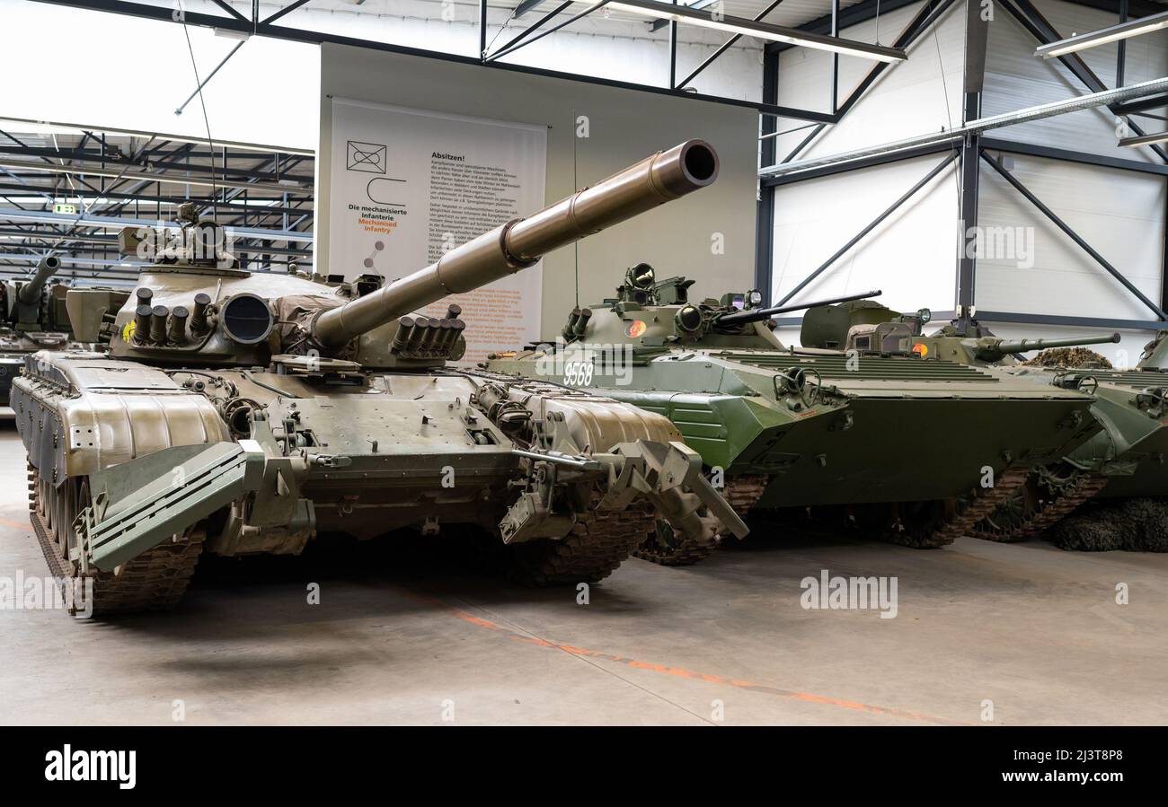Münster, Deutschland. 29. März 2022. Im Deutschen Panzermuseum in Münster stehen ein mittlerer ...