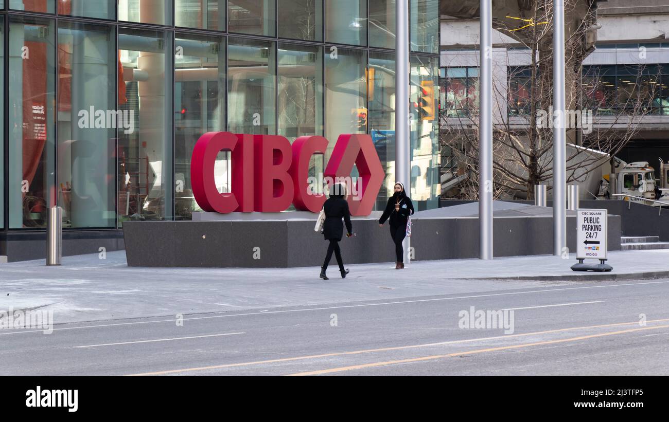 Das CIBC-Logo befindet sich am Fuße des neuen Bürogebäudes des CIBC ...