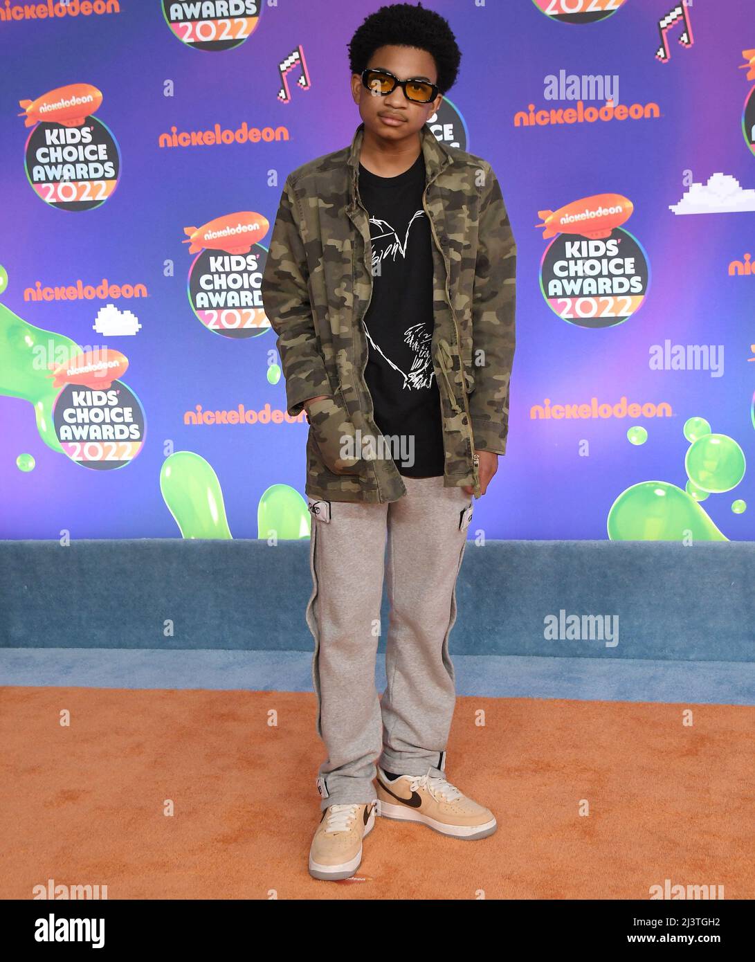 Andre Robinson kommt bei den Nickelodeon Kid's Choice Awards 2022 an ...