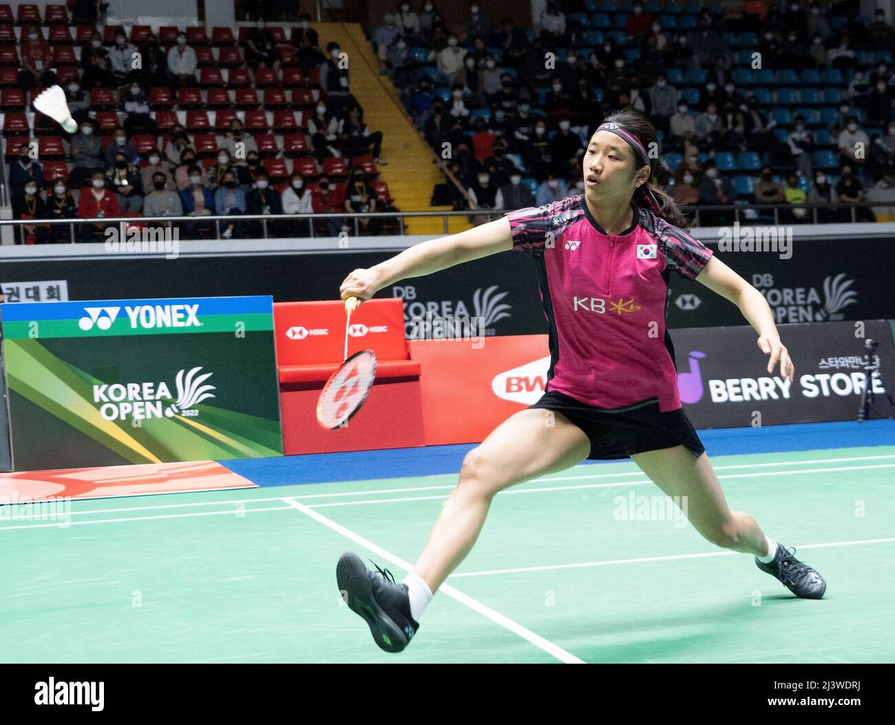 Suncheon, Südkorea. 10. April 2022. Ein Seyoung aus Südkorea kehrt im ...