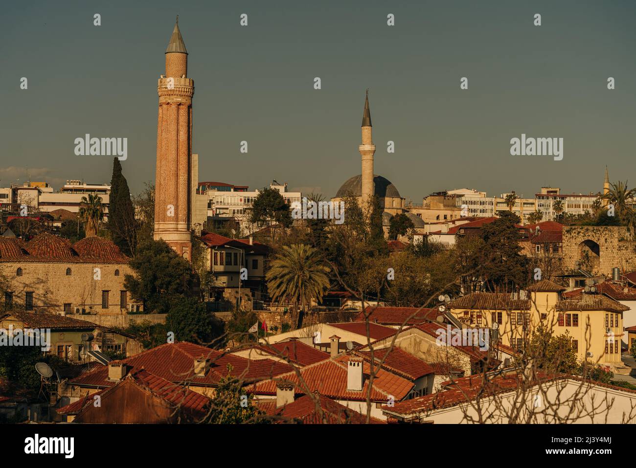 Altstadt Mit Yivli Minare Camii Stockfotos und -bilder Kaufen - Alamy