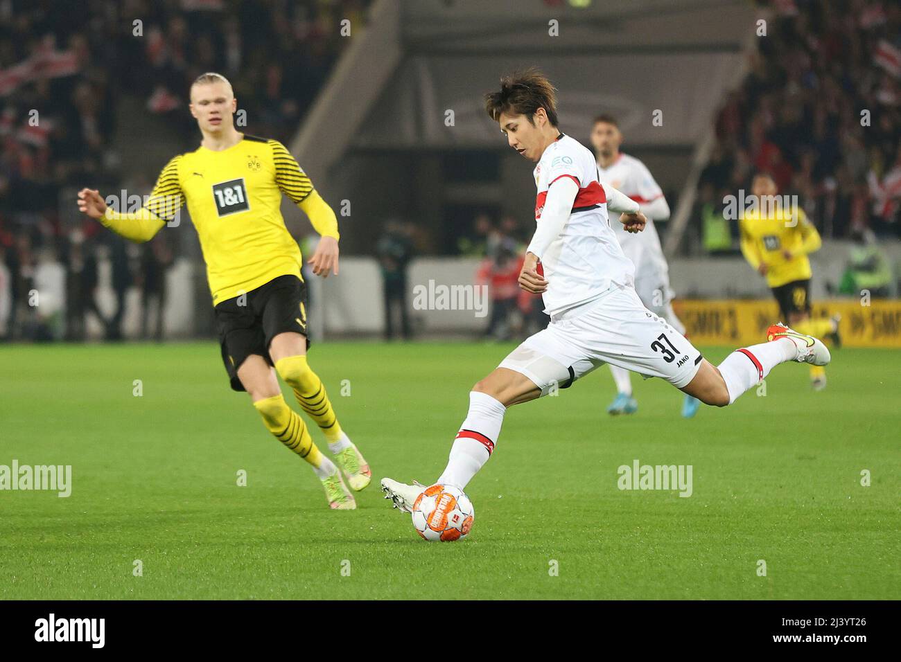 Hiroki ito vfb stuttgart -Fotos und -Bildmaterial in hoher Auflösung – Alamy