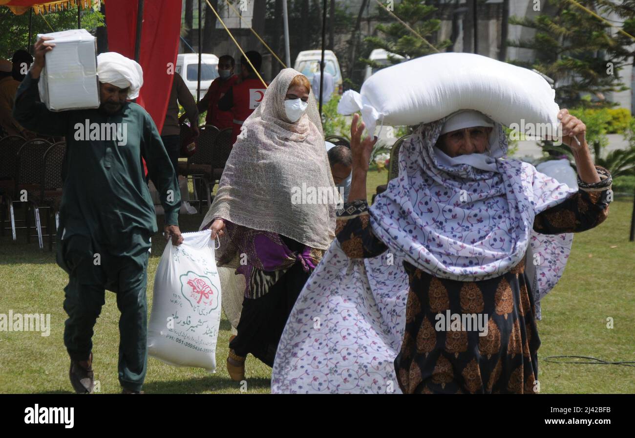 Roter halbmond pakistans -Fotos und -Bildmaterial in hoher Auflösung ...