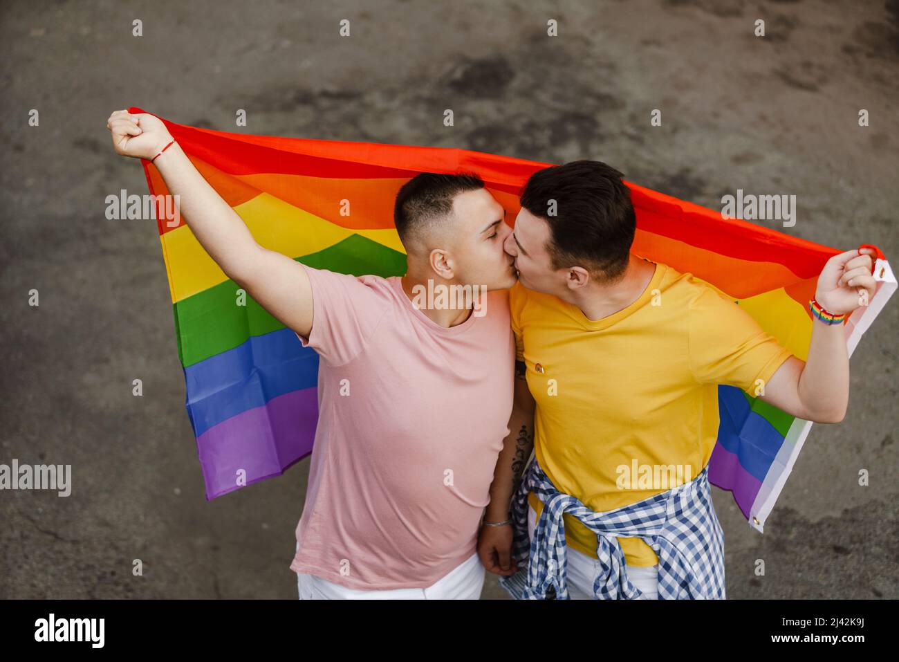 Homosexuell Paar Küssen Fotos Und Bildmaterial In Hoher Auflösung Alamy
