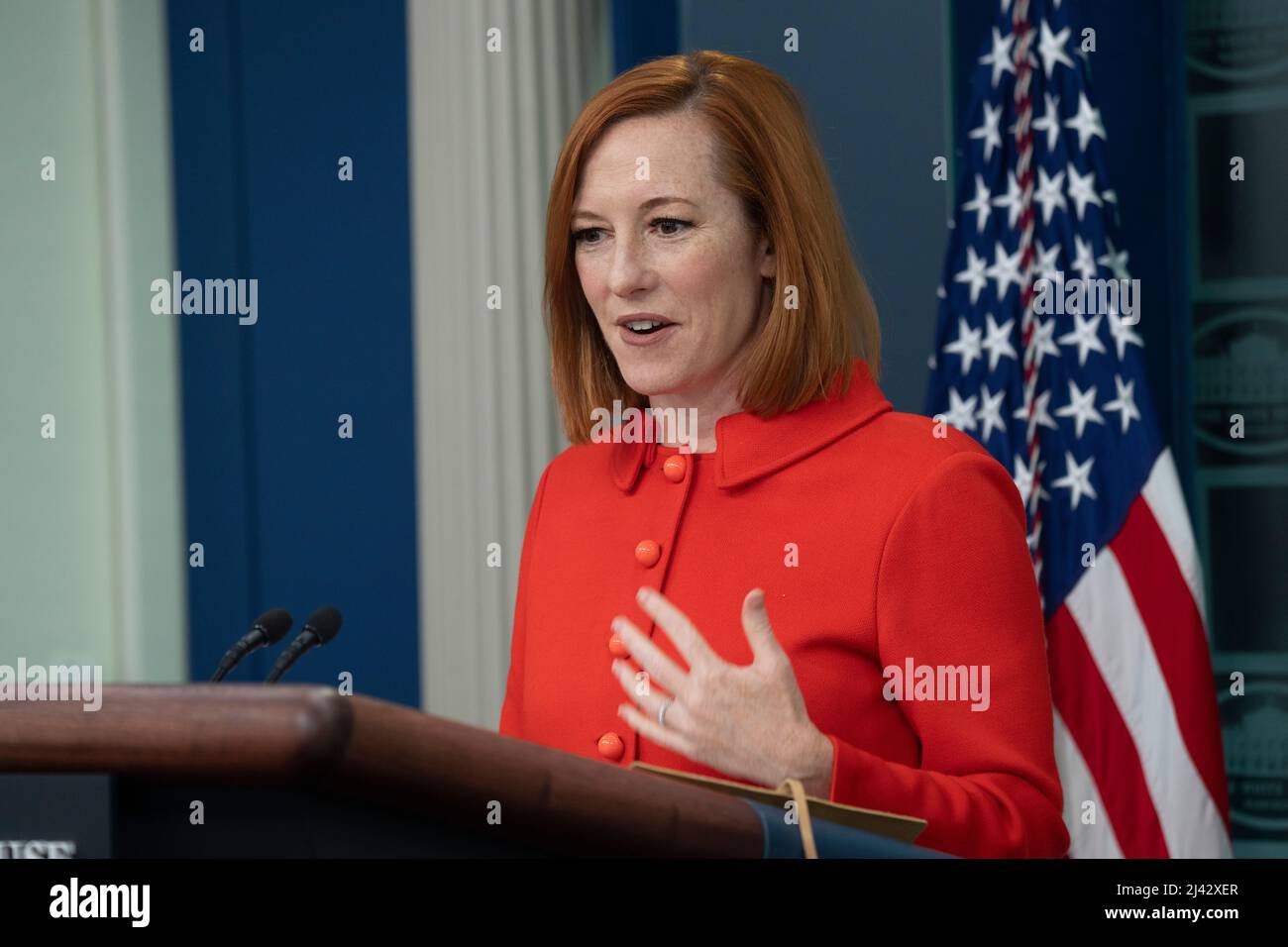 Jen Psaki, die Pressesprecherin des Weißen Hauses, nimmt am 11. April 2022 an einer ...