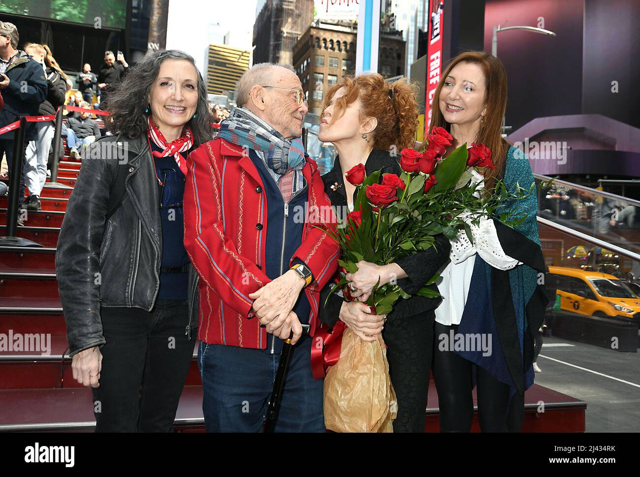 Bebe Neuwirth, Joel Gray, Bernadette Peters & Donna Murphy nehmen am 11 ...
