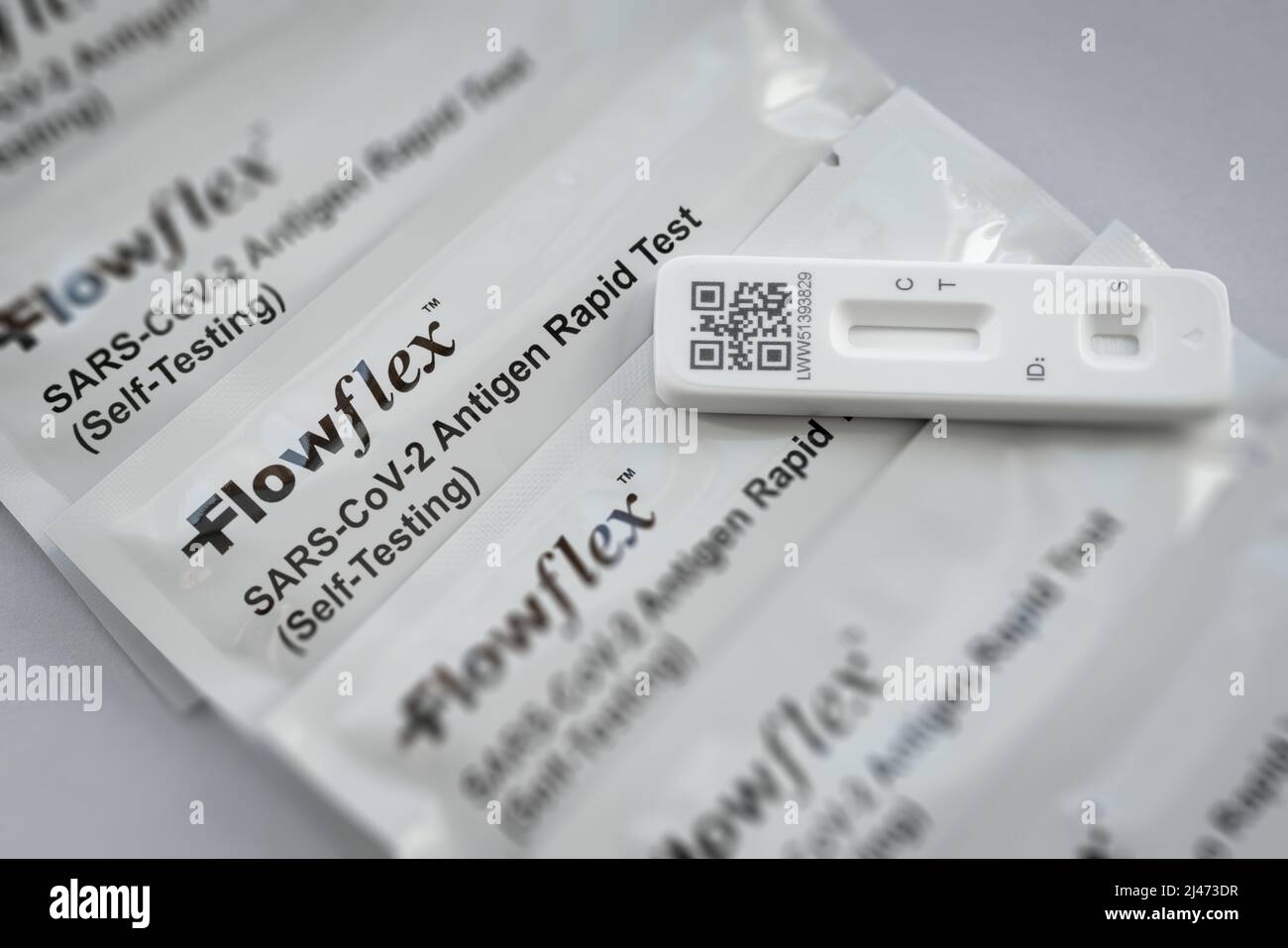 Covid 19 selbsttest antigen schnelltest -Fotos und -Bildmaterial in ...