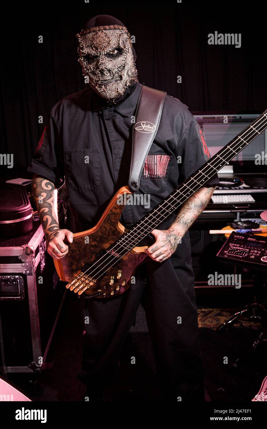 Slipknot bassist -Fotos und -Bildmaterial in hoher Auflösung – Alamy