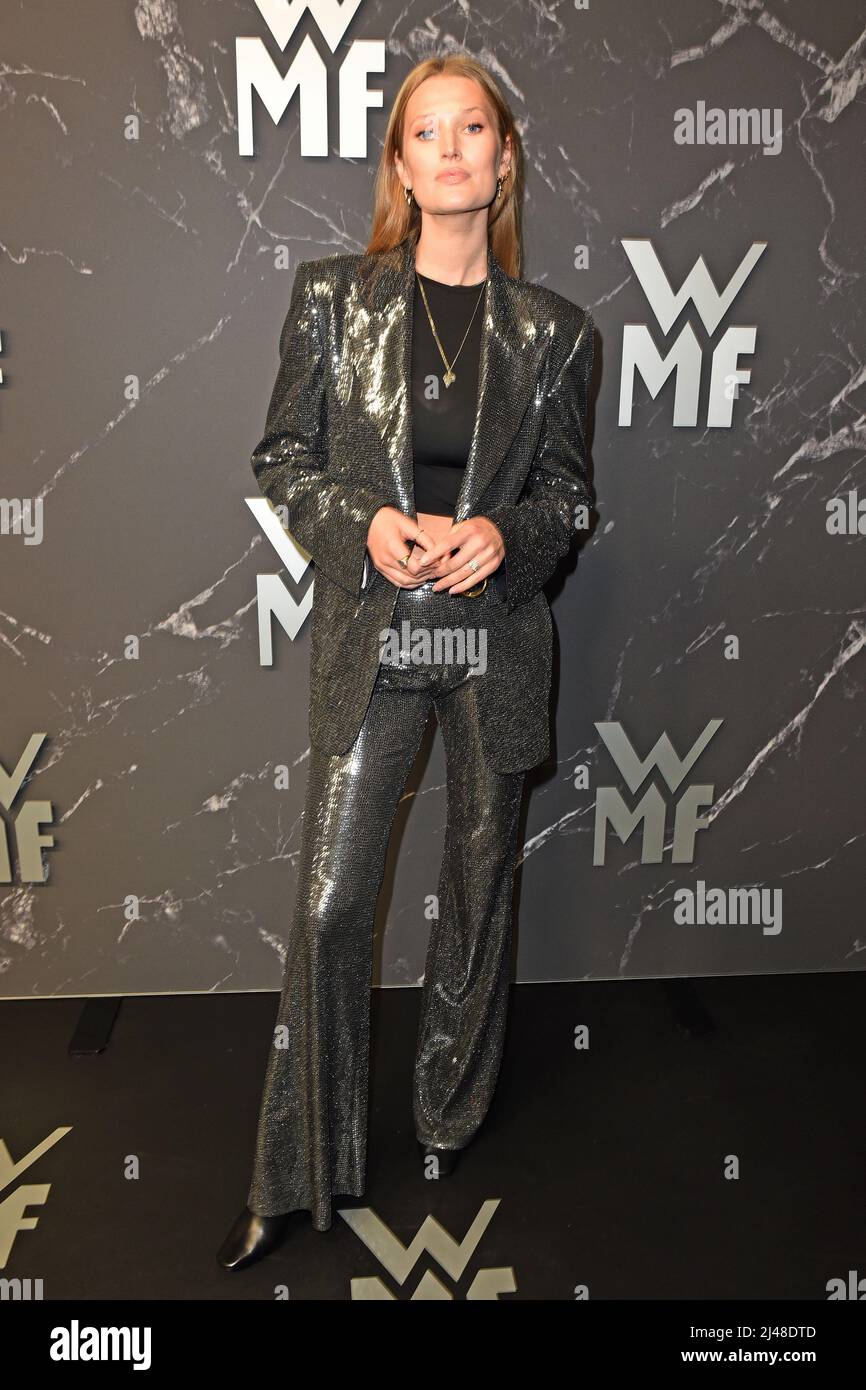 München, Deutschland. 12. April 2022. Model Toni Garrn ist zu Gast bei ...