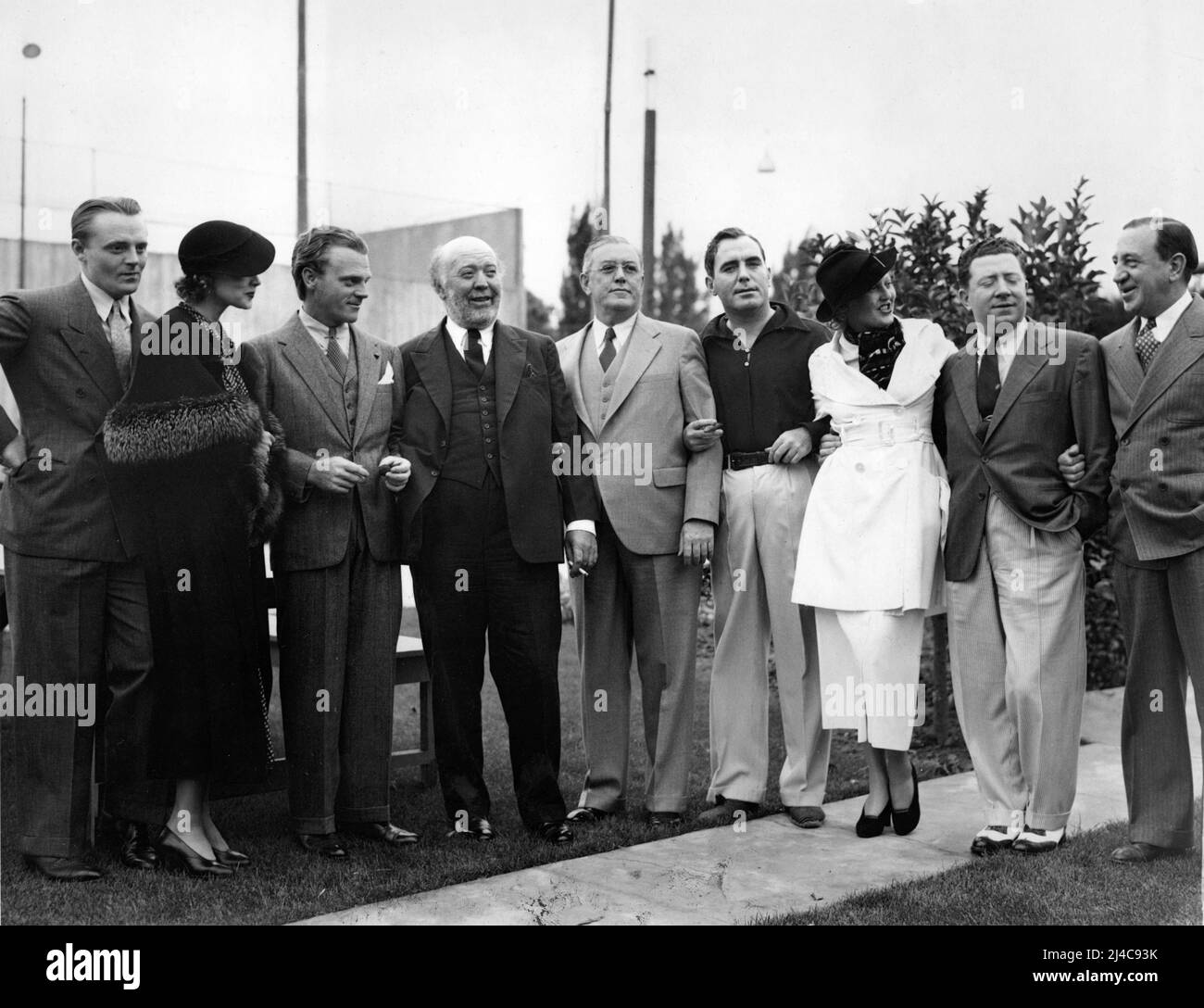 Film Colony Barbecue im Sommer 1935 zu Hause von PAT O'BRIEN (4. von ...