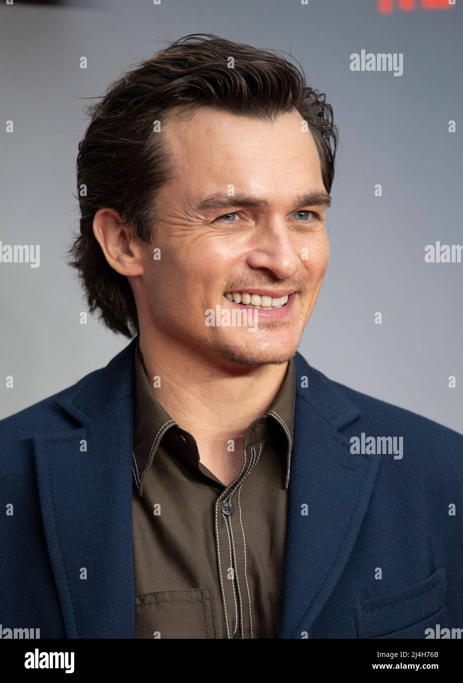 Rupert Friend nimmt an der Weltpremiere von „Anatomy of A Scandal“ auf ...