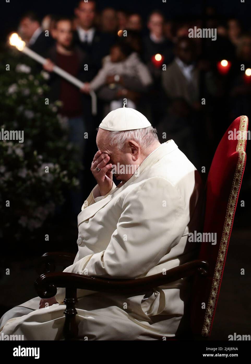 15. April 2022 - PAPST FRANZISKUS führt den Kreuzweg (Via Crucis) am ...