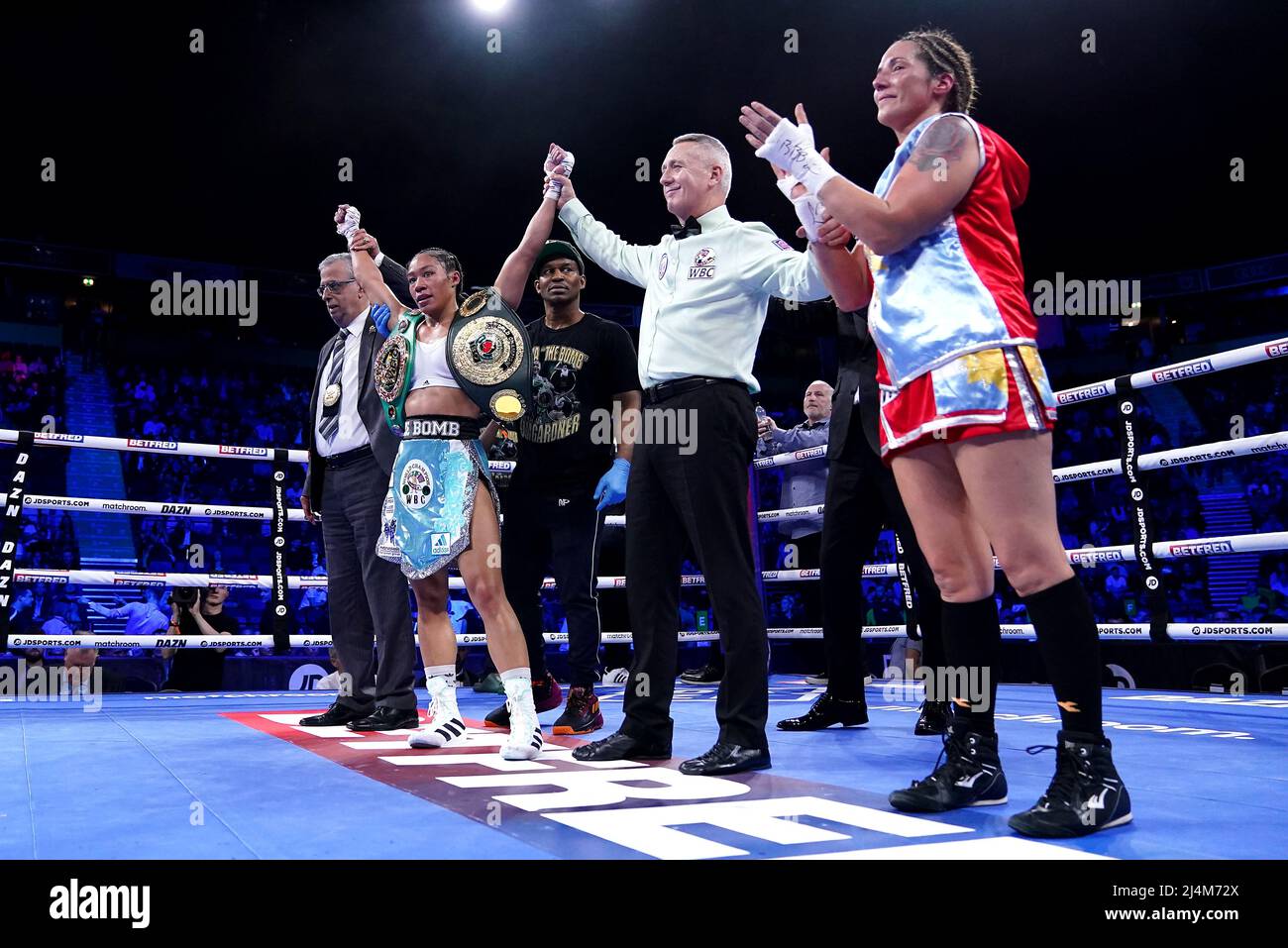 Alycia Baumgardner (links) feiert den Sieg gegen Edith Soledad ...