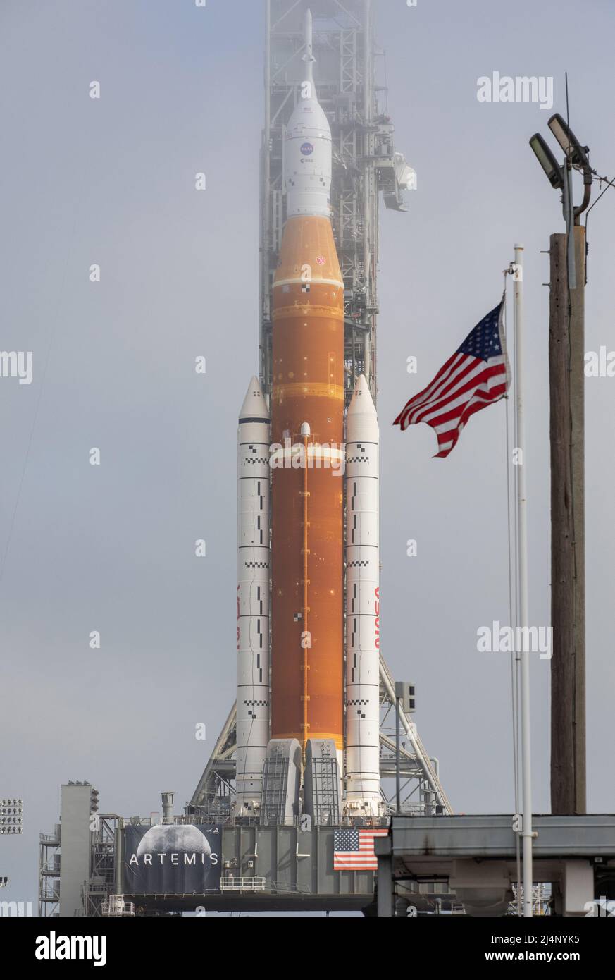 Standing atop -Fotos und -Bildmaterial in hoher Auflösung – Alamy