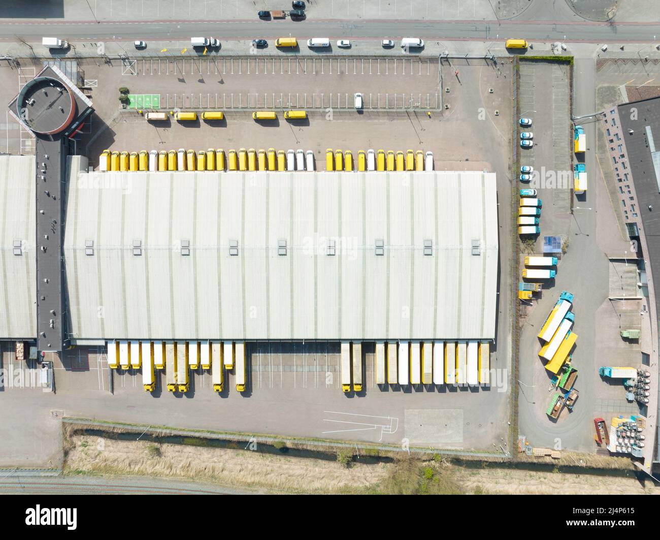 Dhl paketzentrum utrecht -Fotos und -Bildmaterial in hoher Auflösung ...