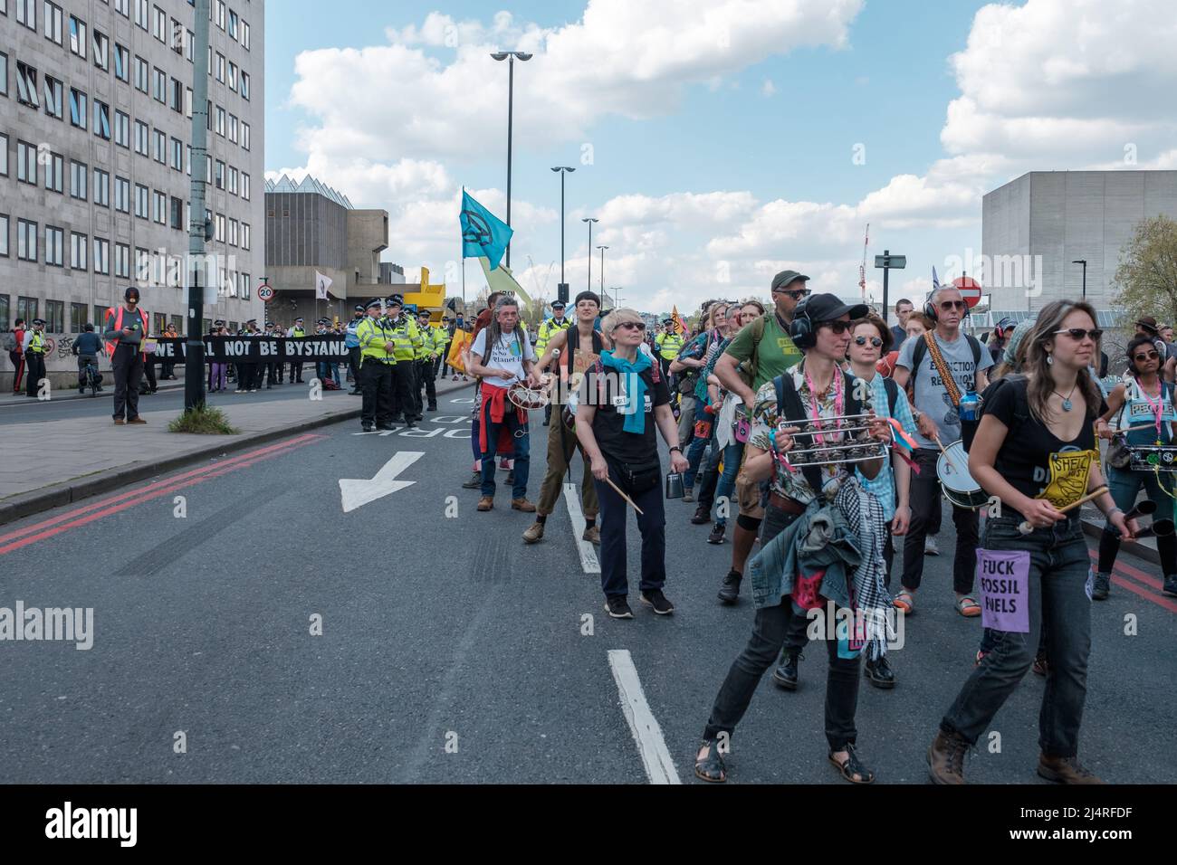 XR verpflichtet sich, in London vier Brücken zu übernehmen, darunter ...