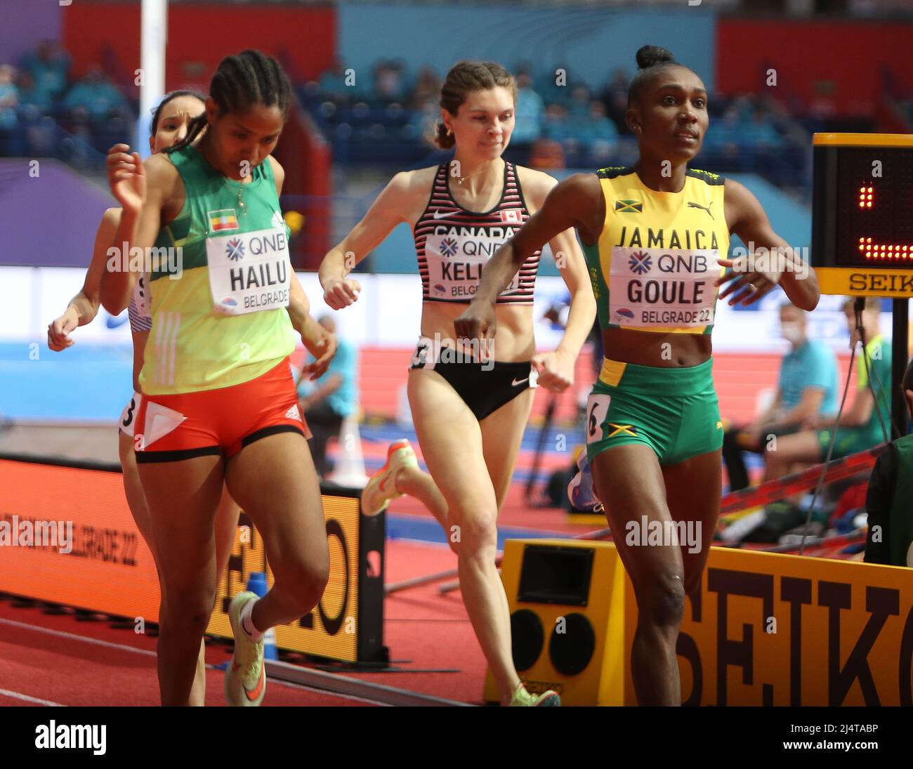 Freweyni HAILU aus Äthiopien und Natoya GOULE aus Jamaique heizen 800 M ...
