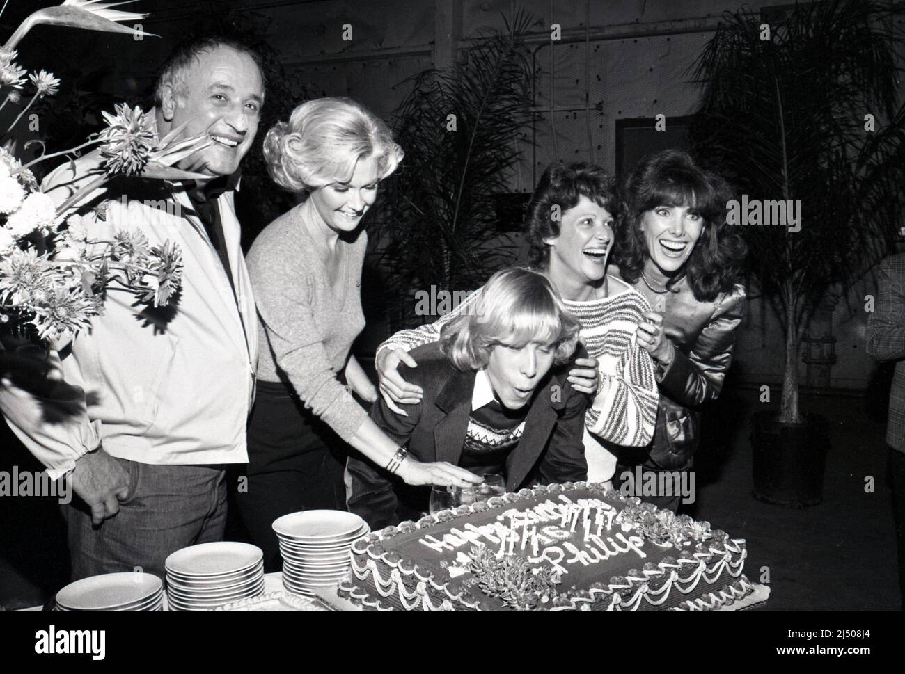 VIC Tayback, Diane Ladd, Philip McKeon, Linda Lavin und Beth Howland im ...