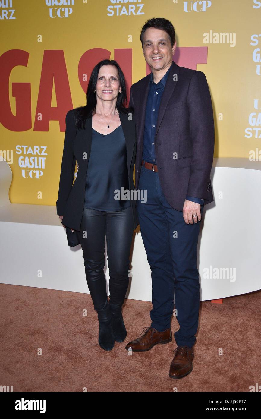 Phyllis fierro and ralph macchio -Fotos und -Bildmaterial in hoher ...